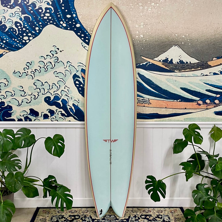 Used Surfboards – Icons of Surf